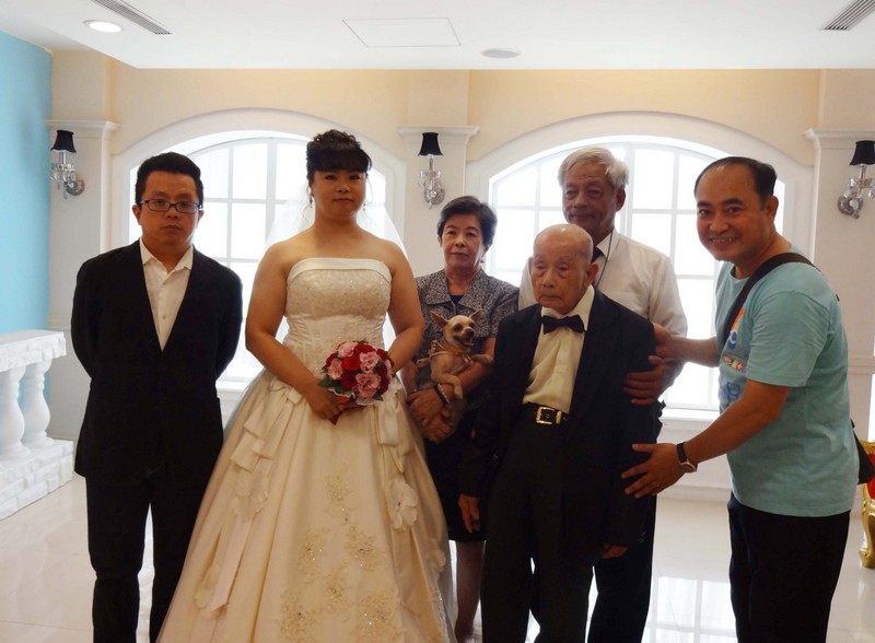長輩重溫婚紗夢 101歲阿公直呼歡喜 – 芋傳媒 TaroNews