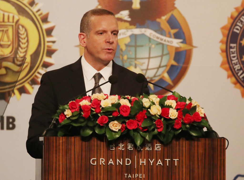 FBI國家學院校友 划龍舟初體驗笑聲中翻船 – 芋傳媒 TaroNews