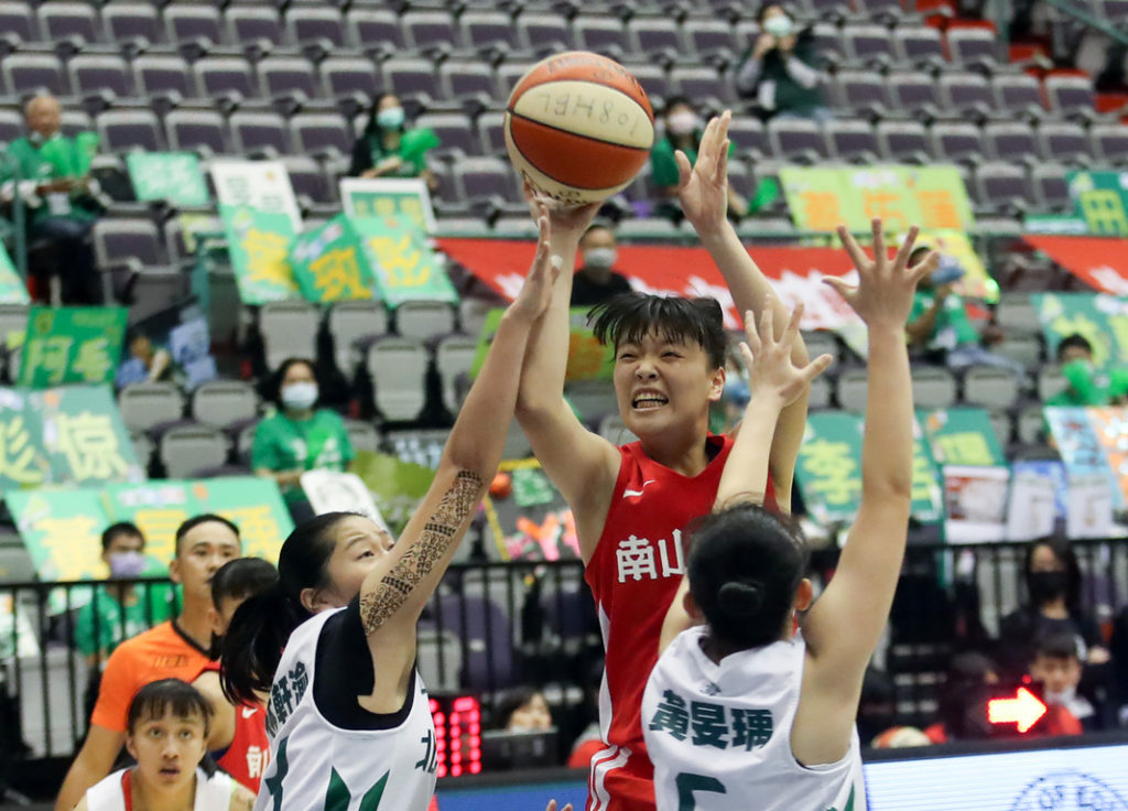 HBL南山無緣連霸教頭動怒 隊長陳昱潔自責落淚 – 芋傳媒 TaroNews