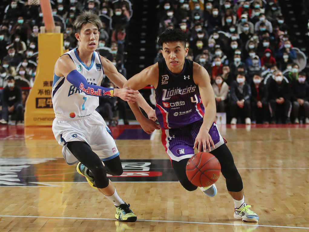 PLG富邦勇士逆轉攻城獅 開季5連勝入袋 – 芋傳媒 TaroNews