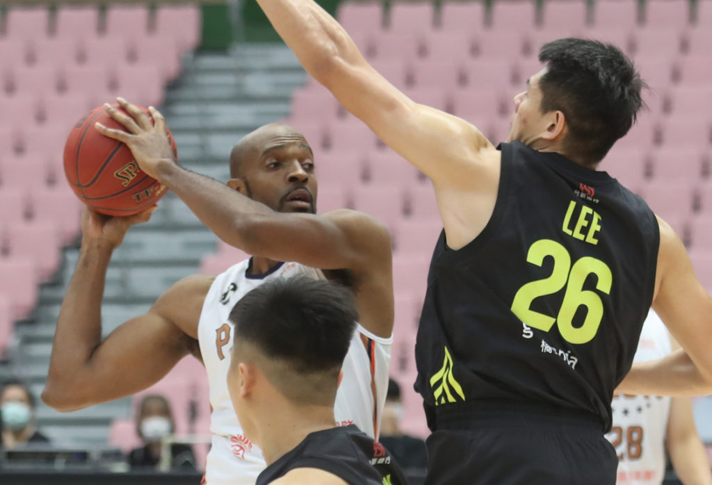 PLG塔克轟39分 夢想家3連勝攻城獅 – 芋傳媒 TaroNews