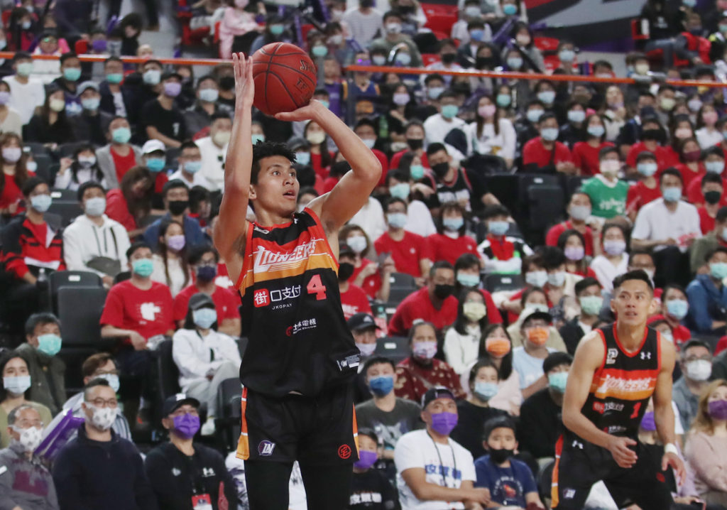PLG高國豪捍衛主場 攻城獅逆轉擊敗富邦勇士 – 芋傳媒 TaroNews