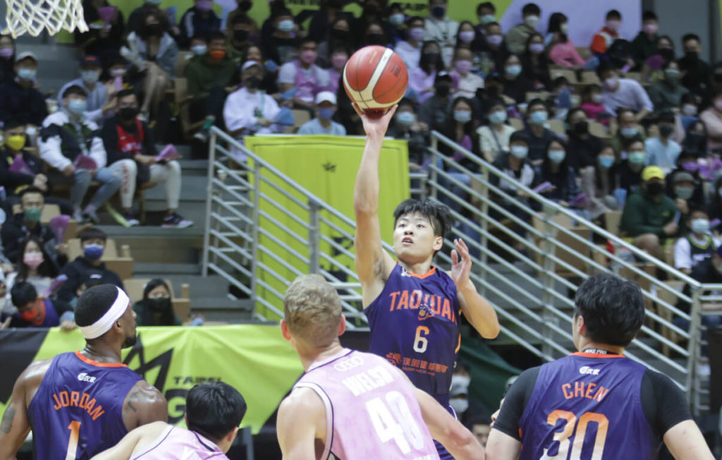 PLG國王力退領航猿收4連勝 重返龍頭寶座 – 芋傳媒 TaroNews