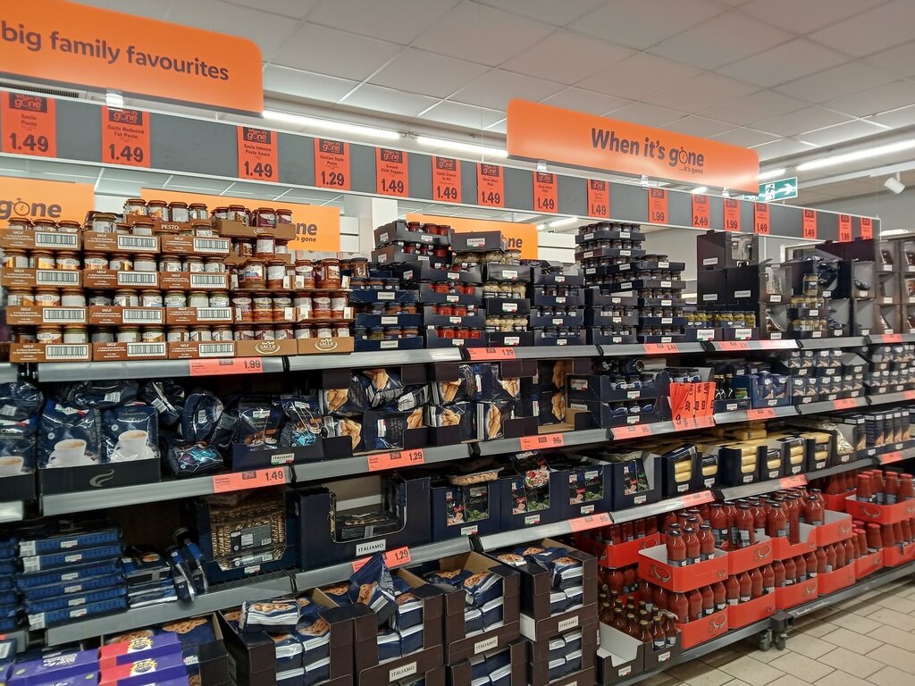 英國零售商品通膨達7.4%創新高 業者促銷催耶誕買氣 – 芋傳媒 TaroNews