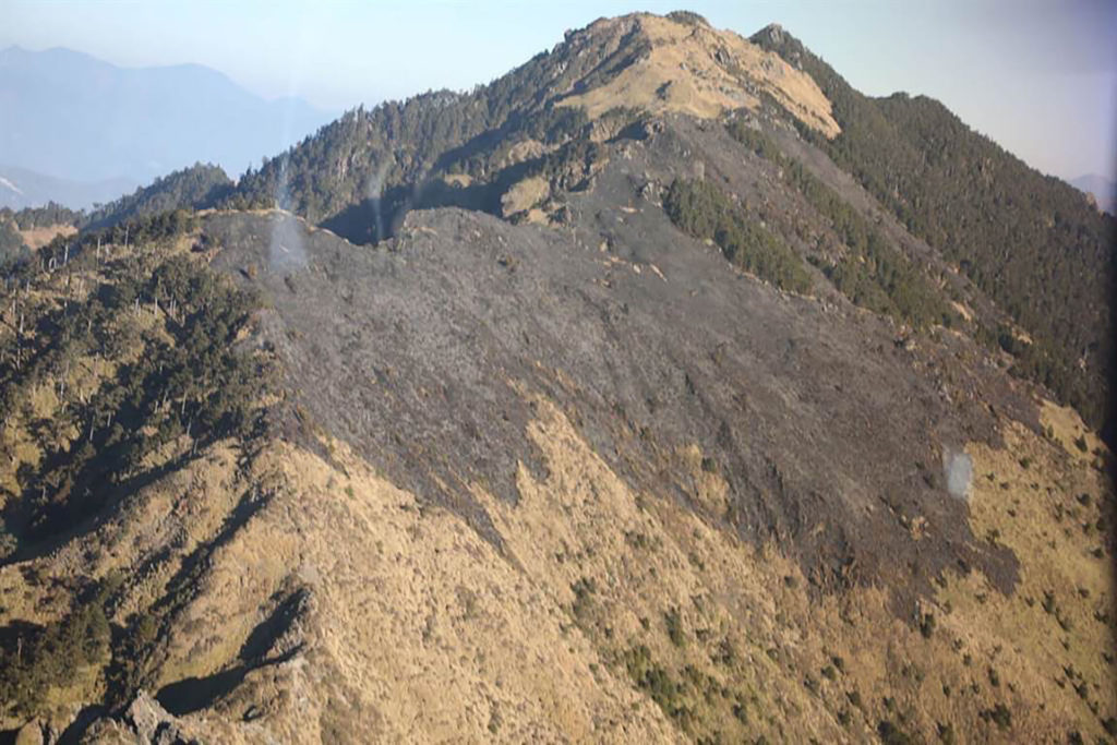 台灣池營地山區火災延燒15公頃 起火原因待調查 – 芋傳媒 TaroNews