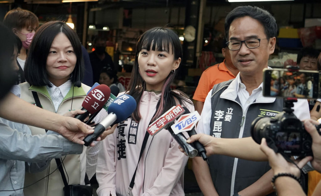 甫獲徵召忙高雄第6選區拜票 黃捷：這席不能掉棒 – 芋傳媒 TaroNews