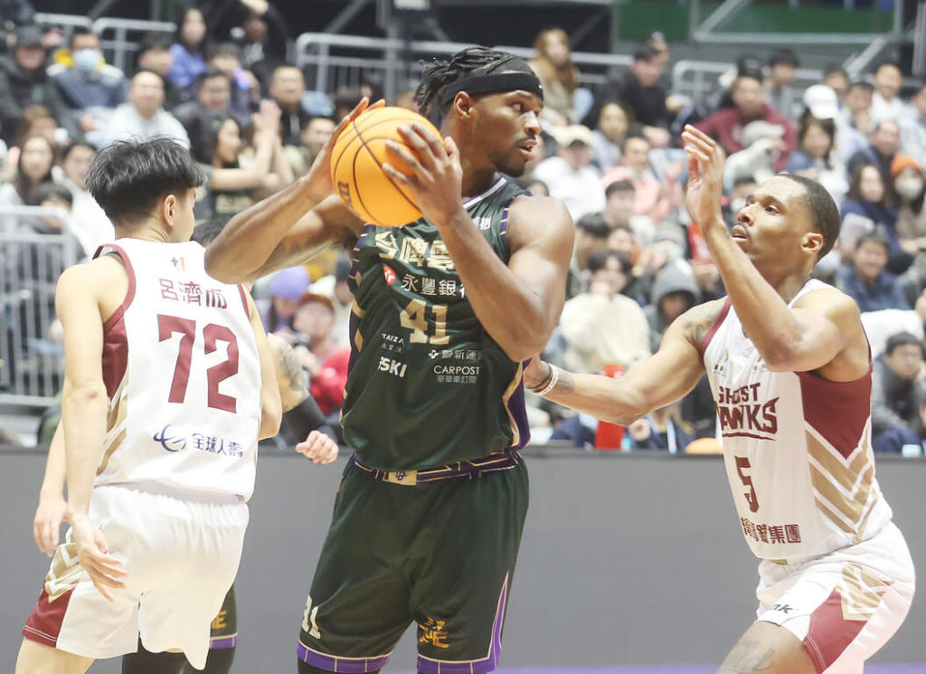 與卡森斯搭配 T1雲豹洋將威廉斯：比賽變簡單 – 芋傳媒 TaroNews