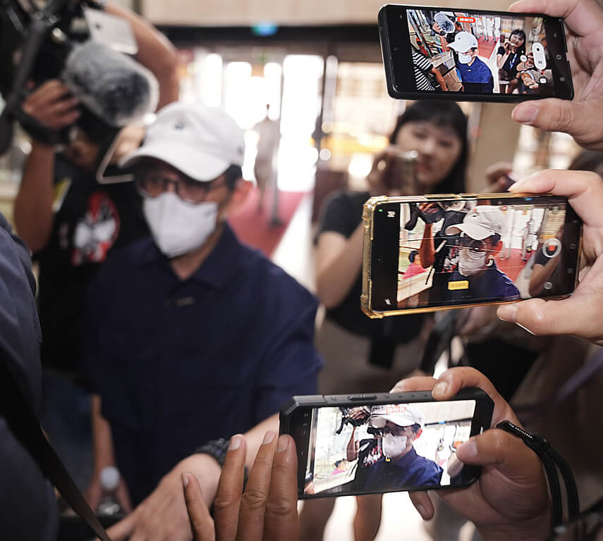 涉持有兒少性影片遭訴 黃子佼開庭晚到20分鐘 – 芋傳媒 TaroNews