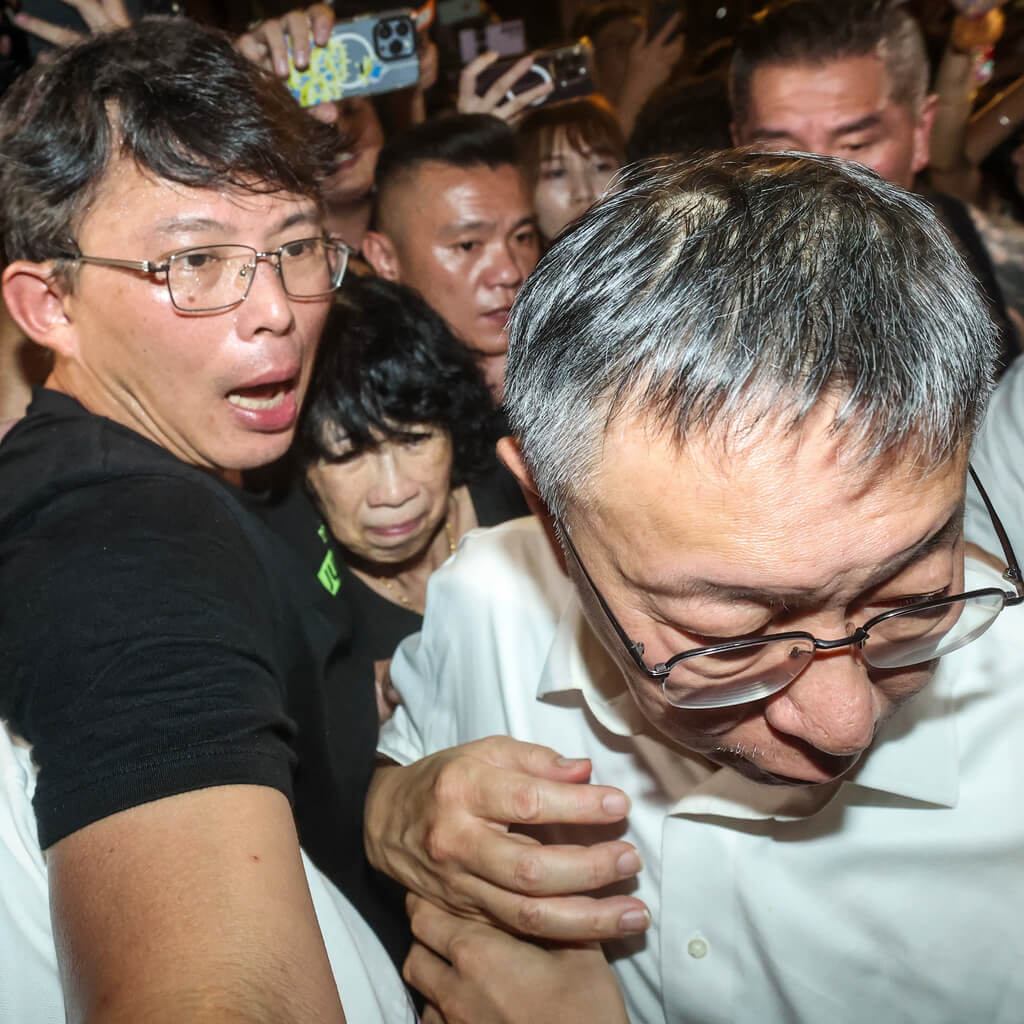 《李忠憲專欄》從一日雙塔的『鐵漢』到『不知情』的華麗轉身！ – 芋傳媒 TaroNews