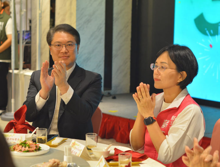 民進黨市黨部餐會 林右昌高喊2026贏回新北 – 芋傳媒 TaroNews