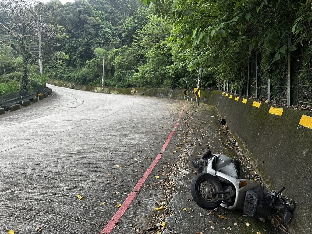 台中后里機車雙載下坡轉彎自撞護欄 1死1傷 – 芋傳媒 TaroNews