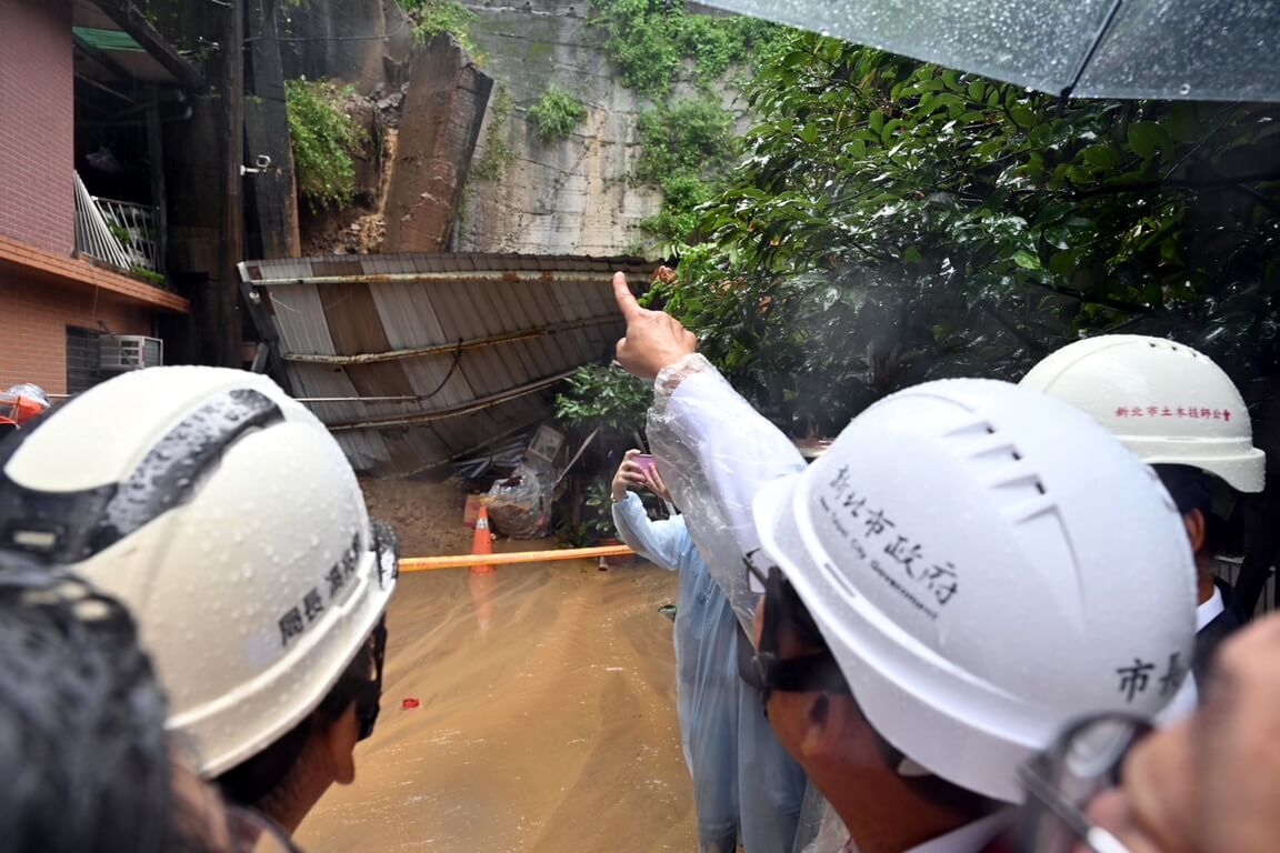 技師連夜監測奏效 新北新店擋土牆坍塌40戶全撤 – 芋傳媒 TaroNews